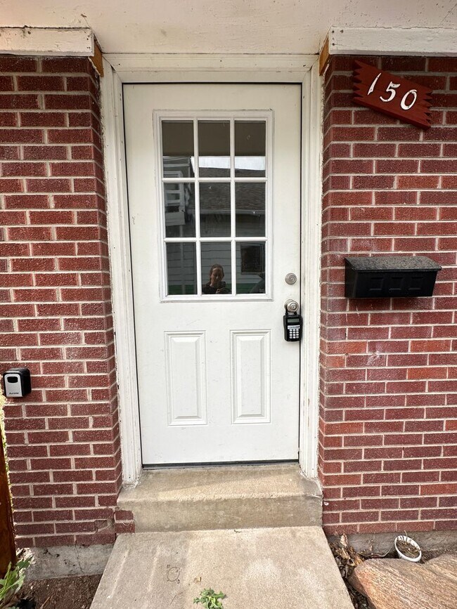 150-154 S Hooker St, Denver, CO 80219 - Townhome Rentals in Denver CO ...