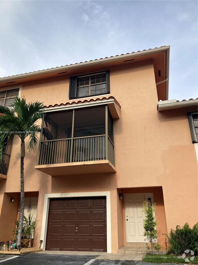 Banyan Tree at the Hammocks Apartments for Rent with a Garage - Miami ...