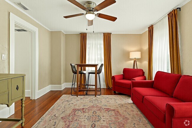 Crescent Lake Apartments for Rent with a Dog Park - Saint Petersburg ...