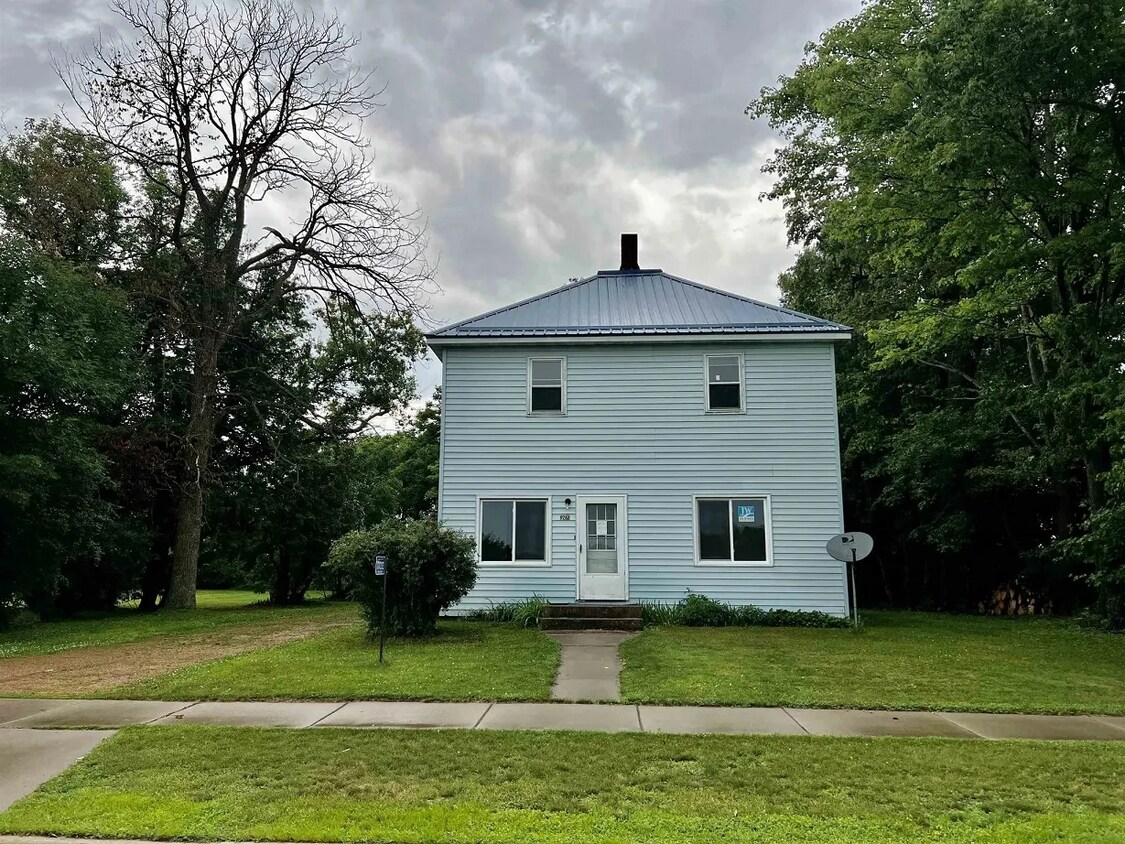 184262 WI-153, Eland, WI 54427 - House Rental in Eland, WI | Apartments.com