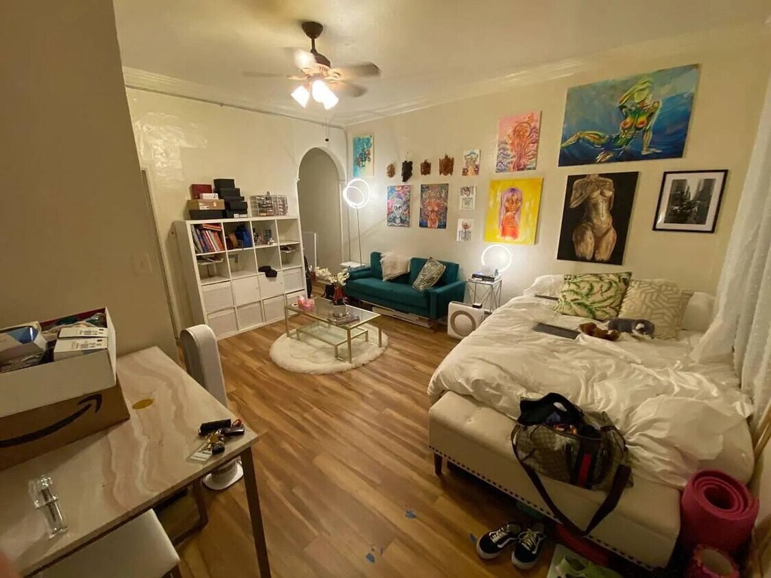 2032 Locust St Unit 2F, Philadelphia, PA 19103 - Room for Rent in ...