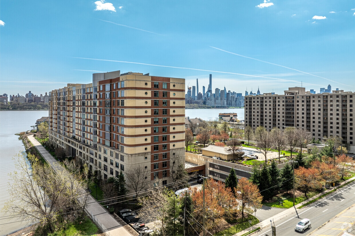 The Watermark - 8100 River Rd North Bergen, NJ 07047 | Apartments.com