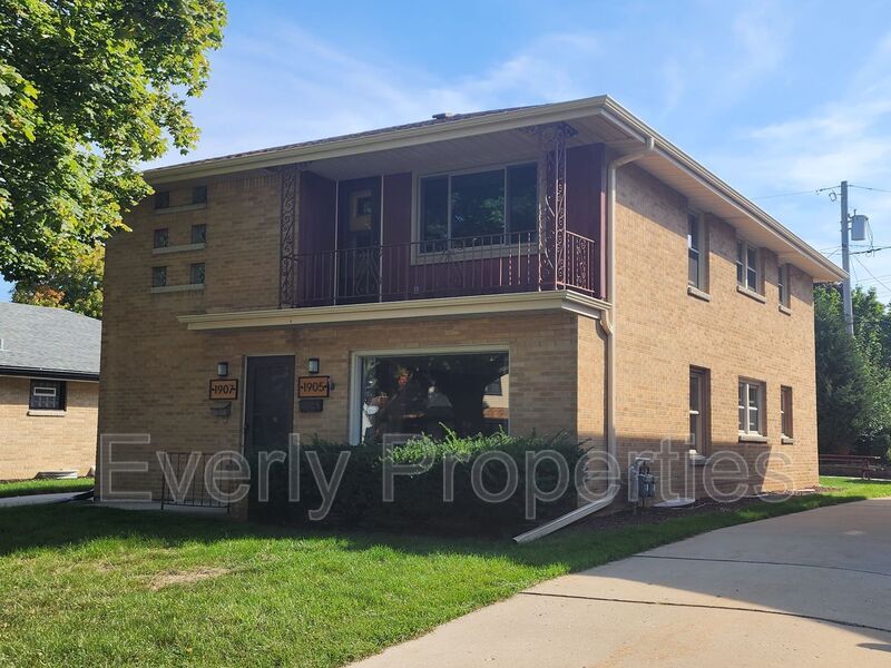 1905 E Van Beck Ave, Saint Francis, WI 53235 - Condo for Rent in Saint ...