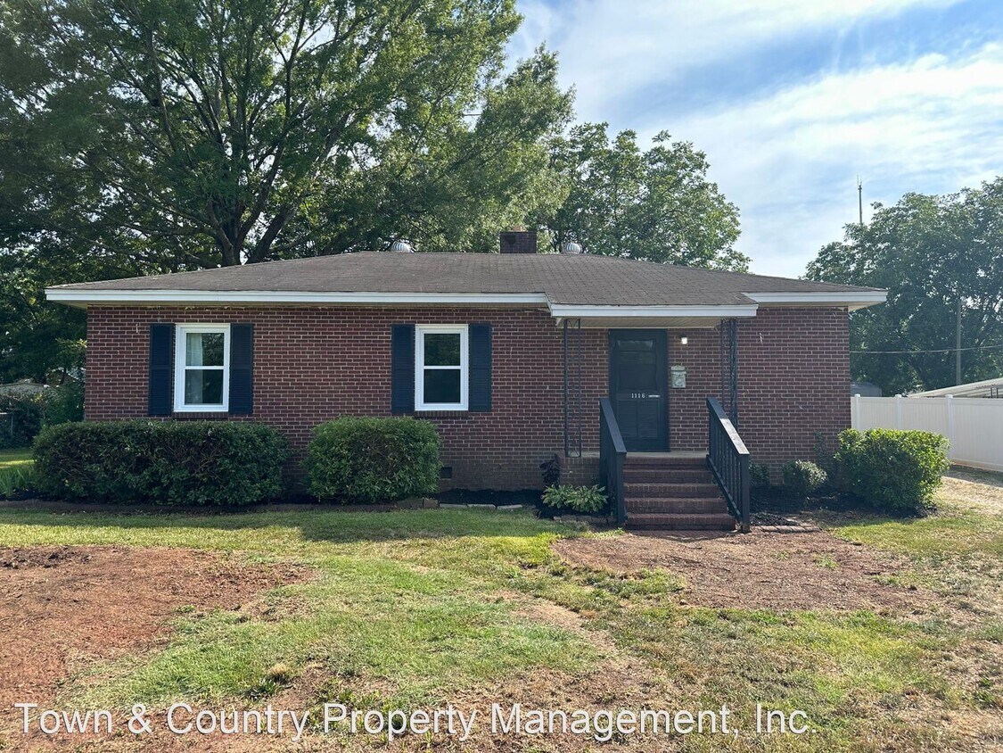 1116 Cornelia Cir, Greenwood, SC 29646 - House Rental in Greenwood, SC ...