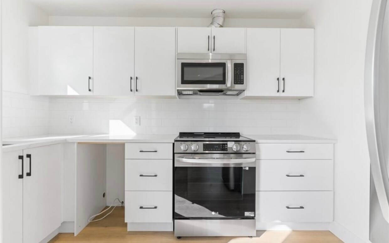 4240 Springridge Cres, Victoria, BC V8Z 4Y8 Appartements - 4240 ...