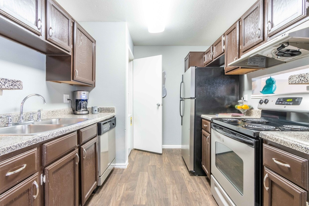 The Enclave At Arlington - 1249 Enclave Cir Arlington, TX 76011 ...
