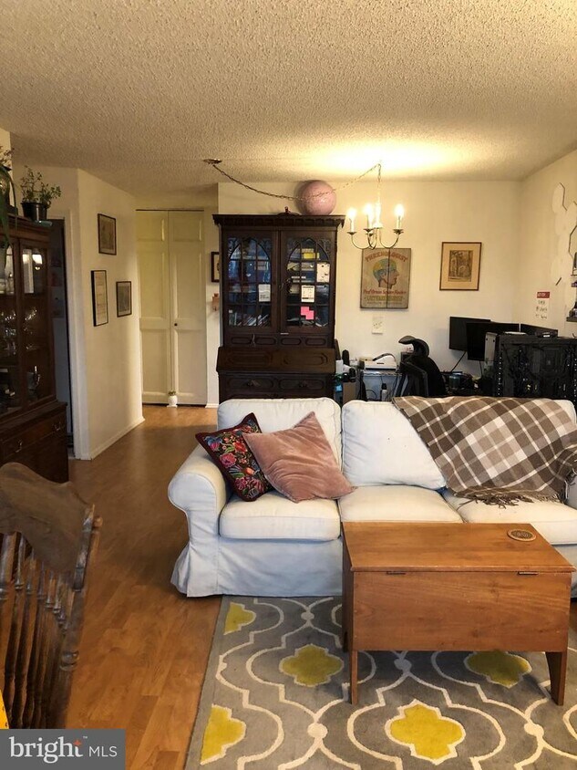 1420 Locust St Unit 11R, Philadelphia, PA 19102 - Room for Rent in ...