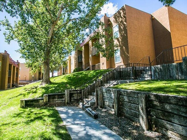 6000 Montano Plaza Dr Nw