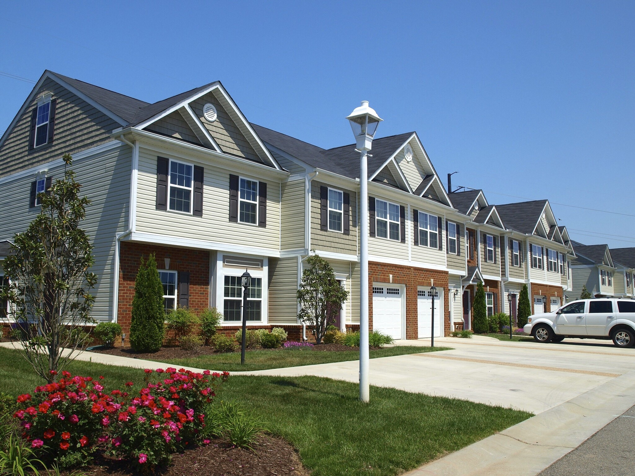Rivermont Crossing Townhomes & Apartments - 1530 River Tree Dr Chester ...