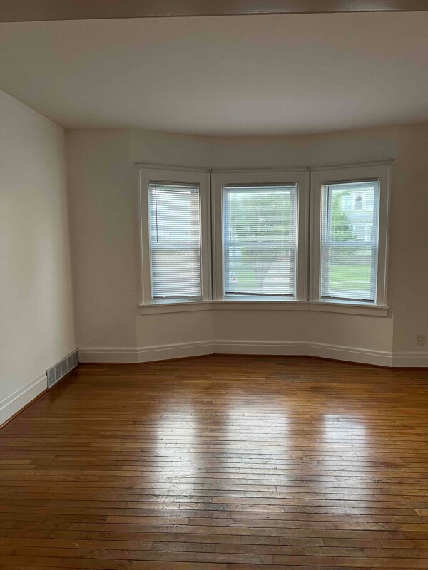 92 Eiseman Ave Unit Lower, Buffalo, NY 14217 | Apartments.com