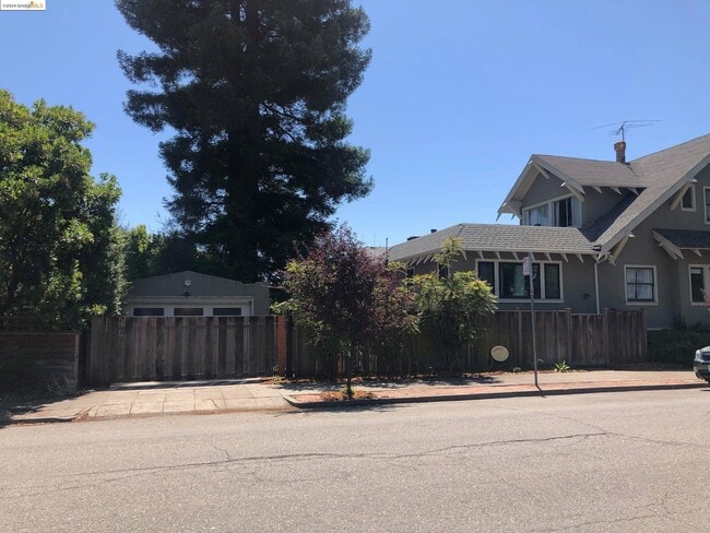 5274 Lawton Ave, Oakland, CA 94618 - Townhome Rentals in Oakland CA ...