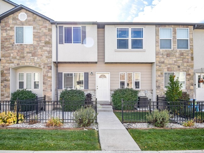 537 W 1570 N, Logan, UT 84341 - Townhome Rentals in Logan UT ...