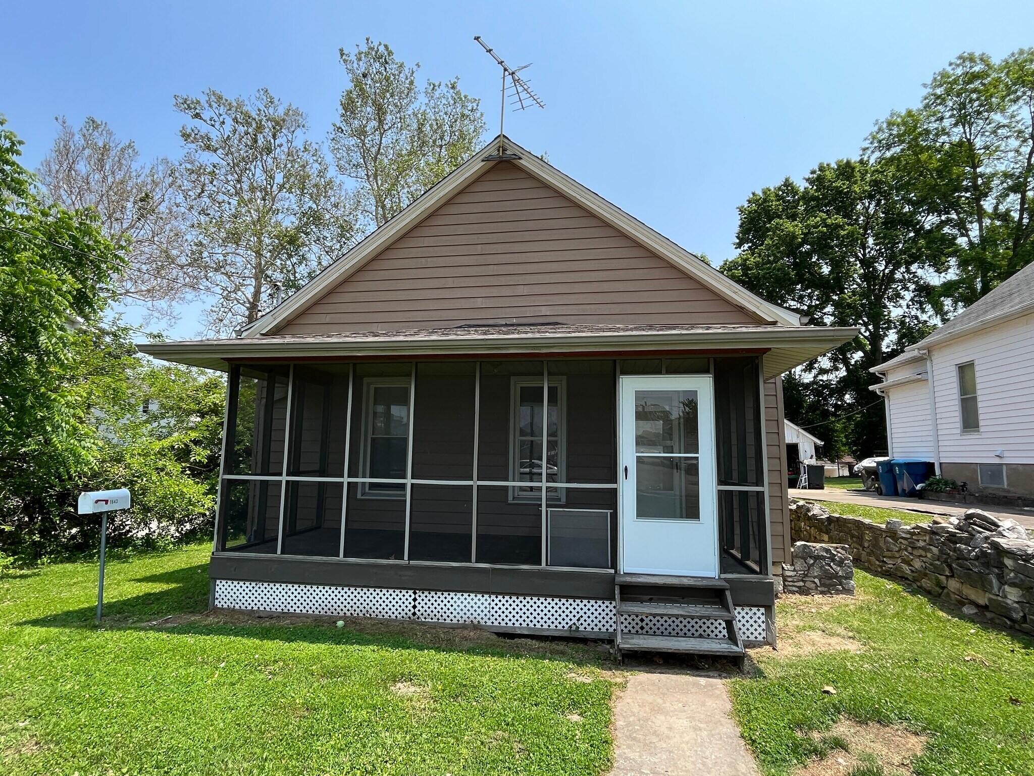 1643 Clawson St, Alton, IL 62002 - House Rental in Alton, IL ...