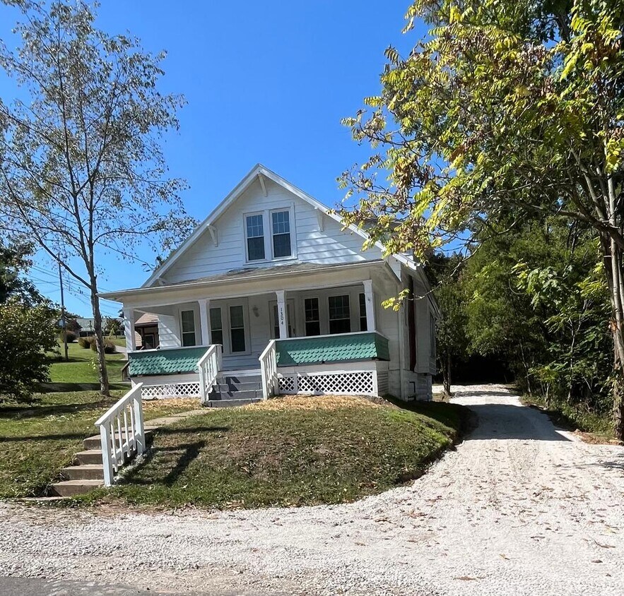 1304 Division St, Parkersburg, WV 26101 - House Rental in Parkersburg, WV | Apartments.com