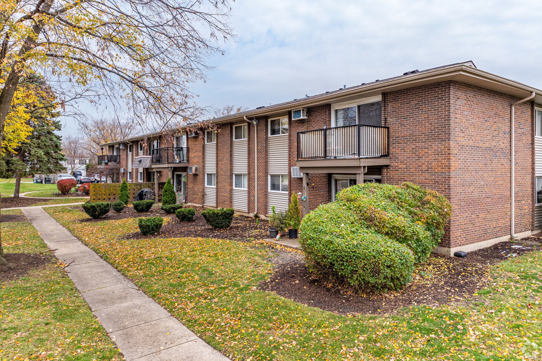 Lisle Place Condominiums - 2300 Old Tavern Rd Lisle, IL 60532 ...