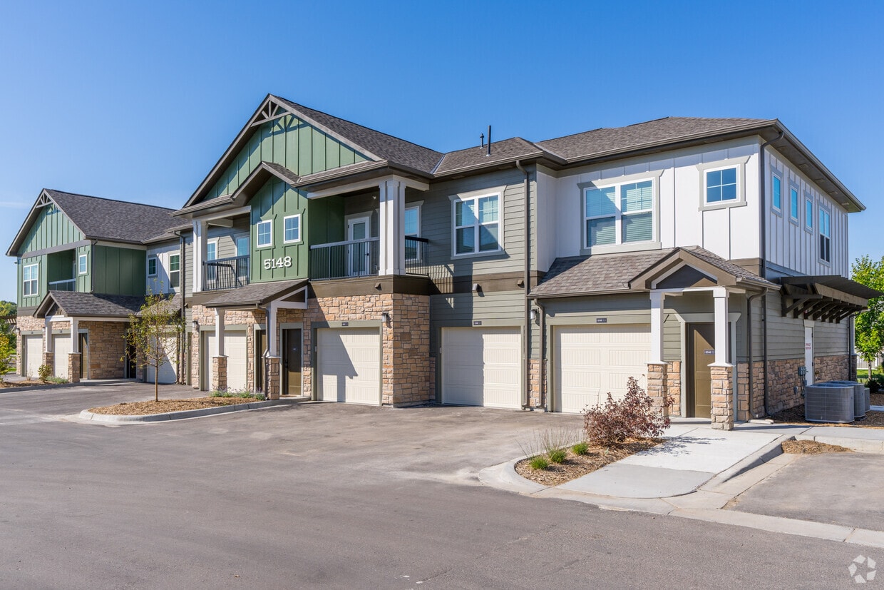 Livery Modern Apartments - 5076 161st St W Lakeville, MN 55044 ...