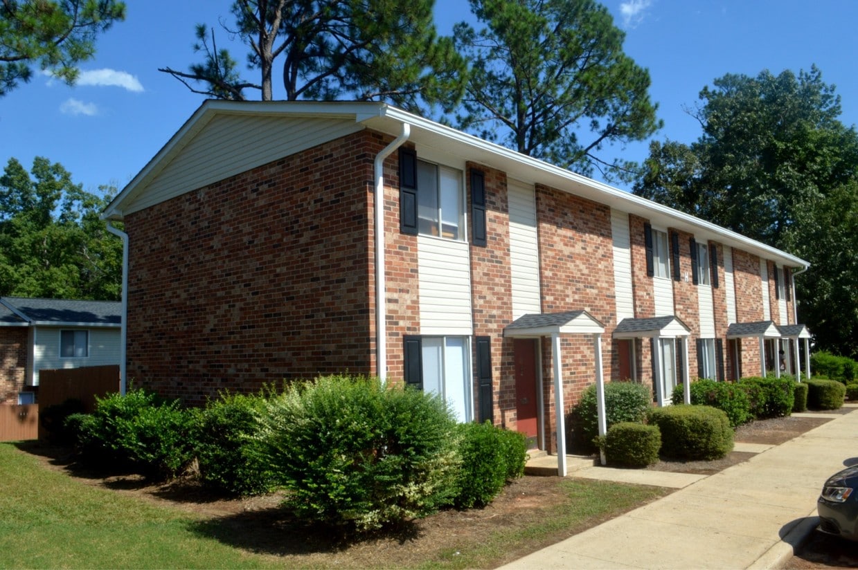 Amber Chase - 751 E Northside Dr Greenwood, SC 29649 | Apartments.com