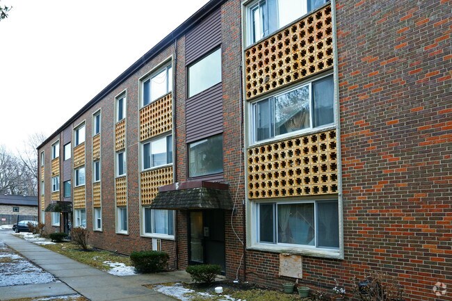 Dryden Apartments - 1 N Dryden Pl Arlington Heights, IL 60004 ...