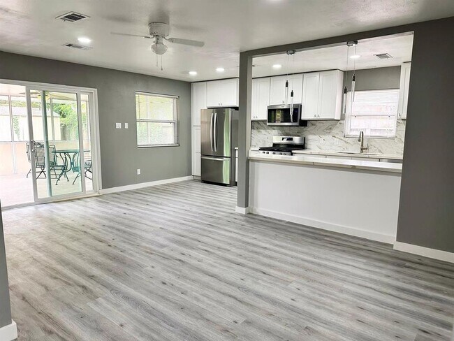 9219 Glen Shadow Dr, Houston, TX 77088 - House Rental in Houston, TX ...