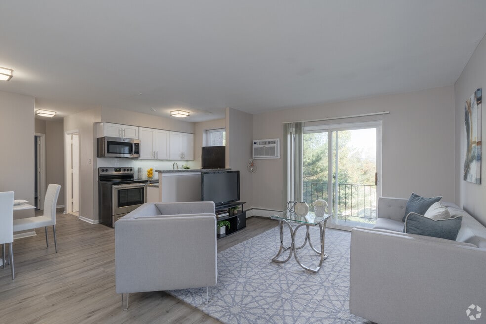 Apartments for Rent with a Balcony in Longswamp PA