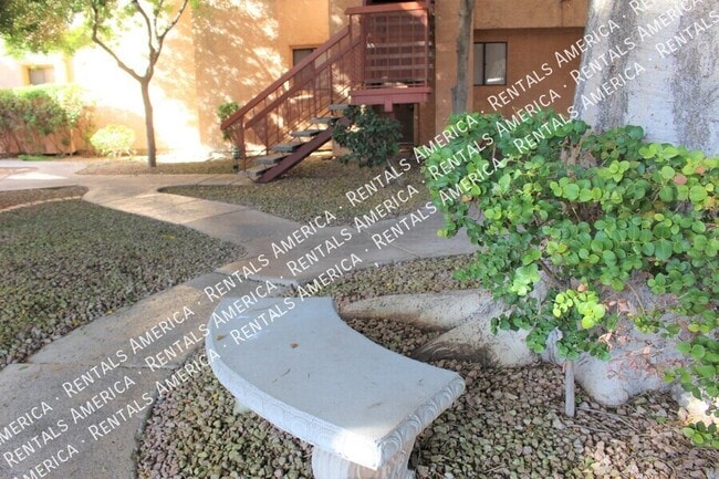 Patio Hermoso Apartments for Rent with a Swimming Pool - Phoenix, AZ ...