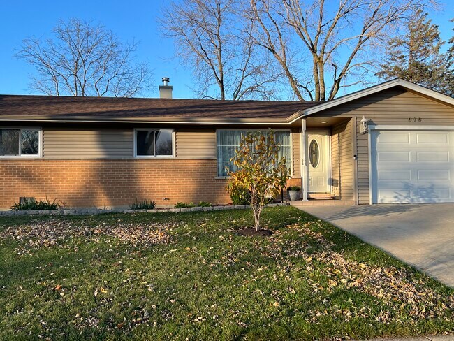 616 Saint Marys Pky, Buffalo Grove, IL 60089 - House Rental in Buffalo ...