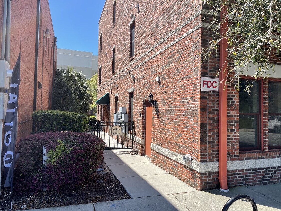 212 Walnut St Unit 102, Wilmington, NC 28401 - Condo for Rent in ...