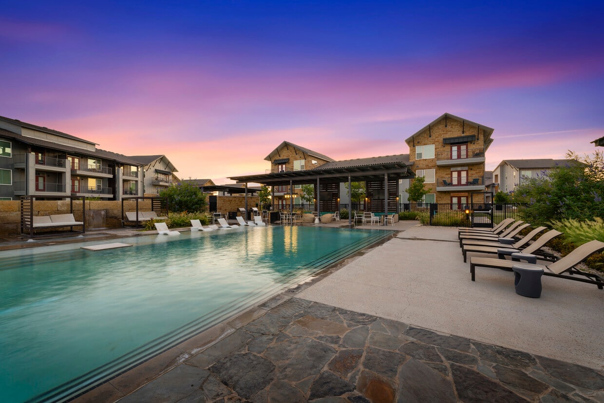 Slide North Apartments 1 - 5205 Auburn St Lubbock, TX 79416 ...