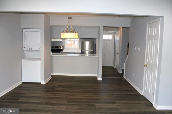 14462 Rustling Leaves Ln, Centreville, VA 20121 - Townhome Rentals in ...