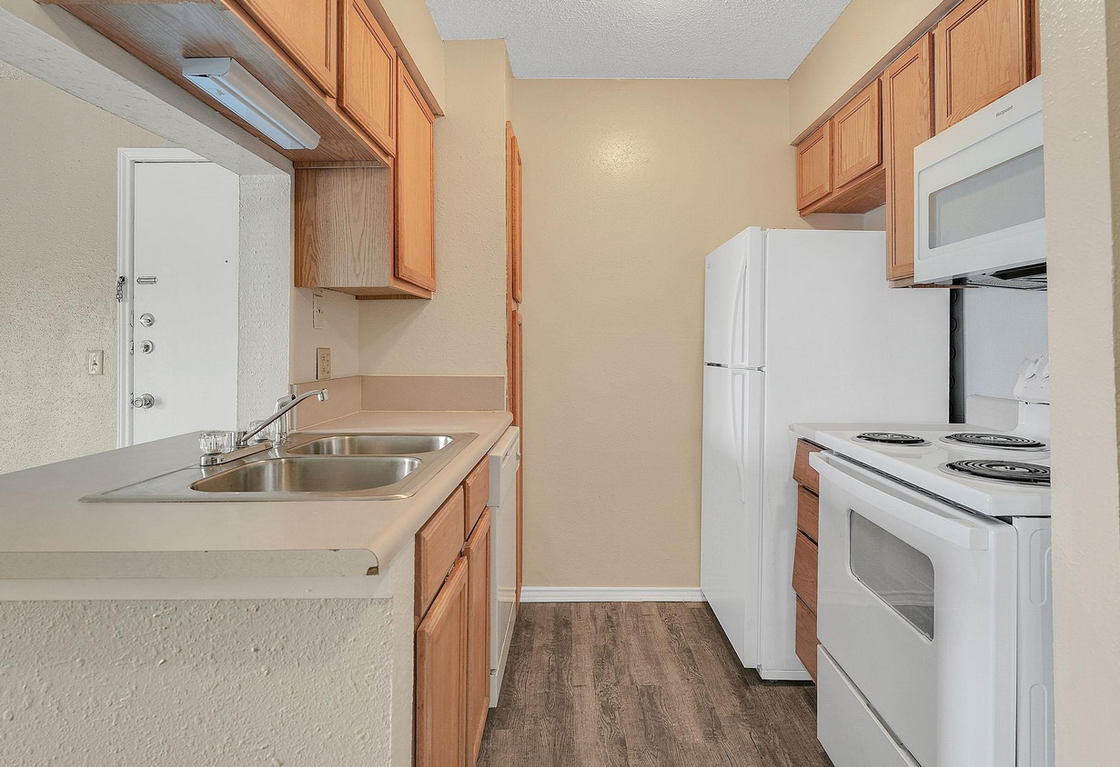 Raintree Apartments - 4516 Barnett Rd Wichita Falls, TX 76310 ...