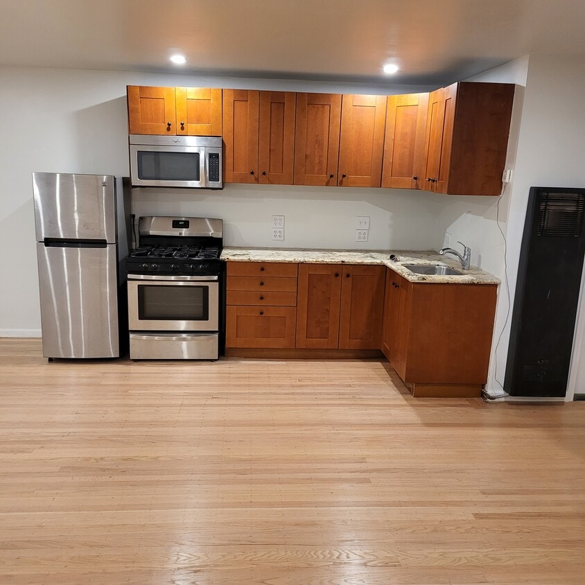 717 Alcatraz Ave Unit Upper floor Bayview loft, Oakland, CA 94609 - 717 ...