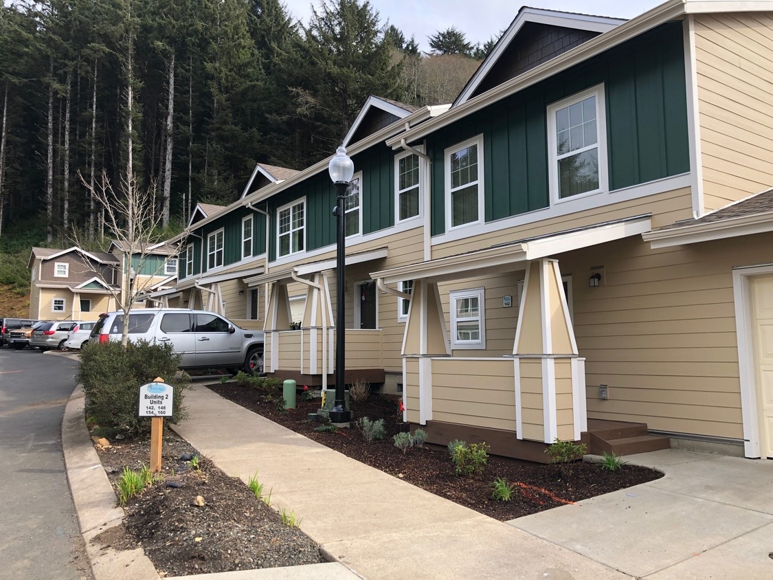 Fisterra Garden Townhomes - 101 Diversity Dr Yachats, OR 97498 ...