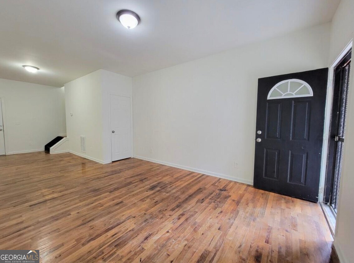 978 Sims Ave NW, Atlanta, GA 30318 - Townhome Rentals in Atlanta GA ...