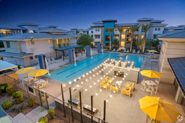 North Gateway Apartments for Rent with High Ceilings - Phoenix, AZ - 13 ...