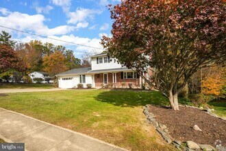 West Springfield Village Apartments for Rent with a Yard - West ...