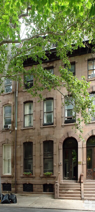 2019 Spruce St, Philadelphia, PA 19103 - 2019 Spruce St Philadelphia ...