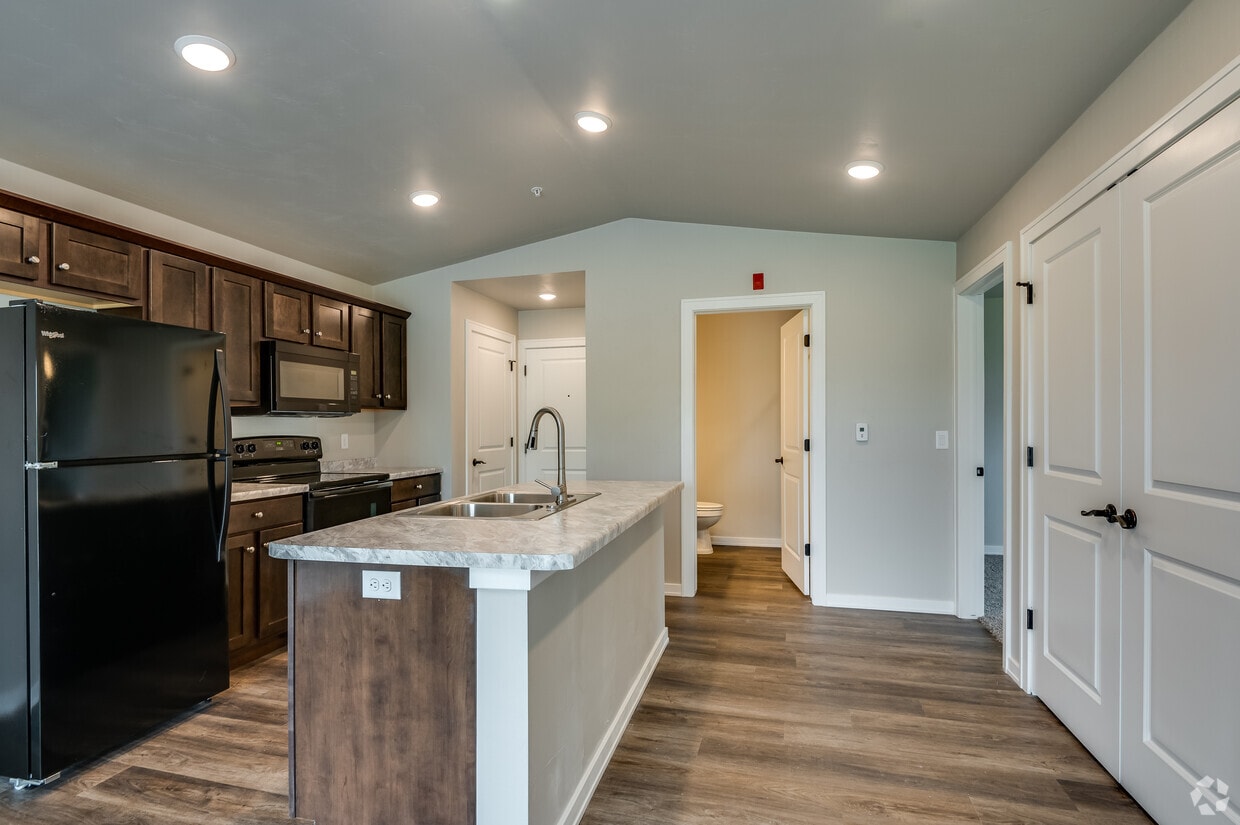 Fox Crossing Creek Apartments - 2415 Wildflower Dr Neenah, WI 54956 ...