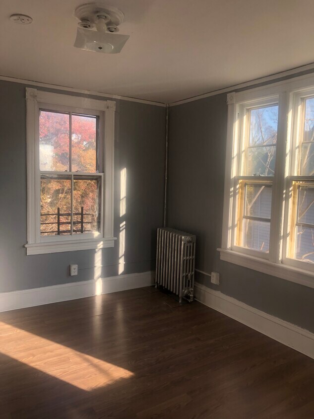 25 1st Ave Unit Lubrun resident, Bay Shore, NY 11706 - 25 1st Ave Bay ...