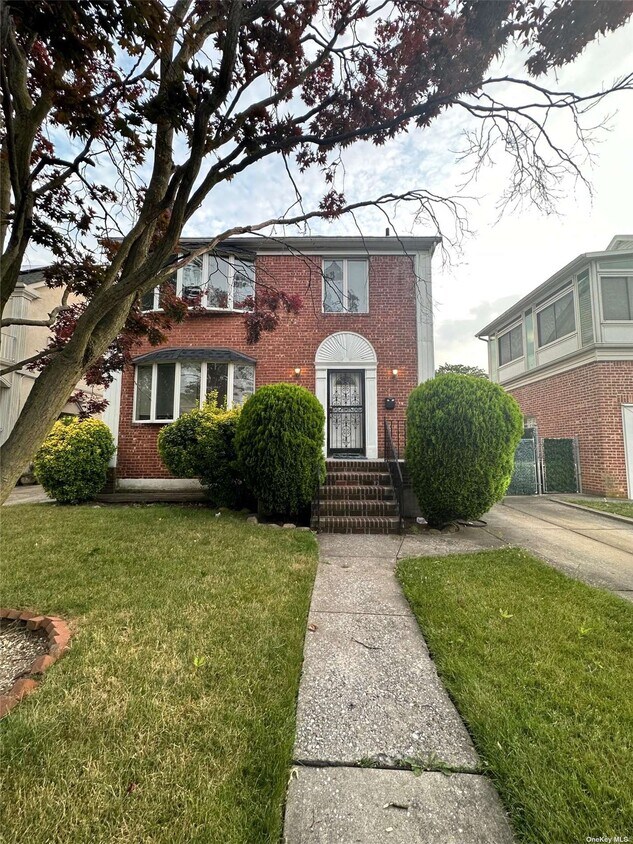 64-18 181st St, Queens, NY 11365 - House Rental in Queens, NY ...