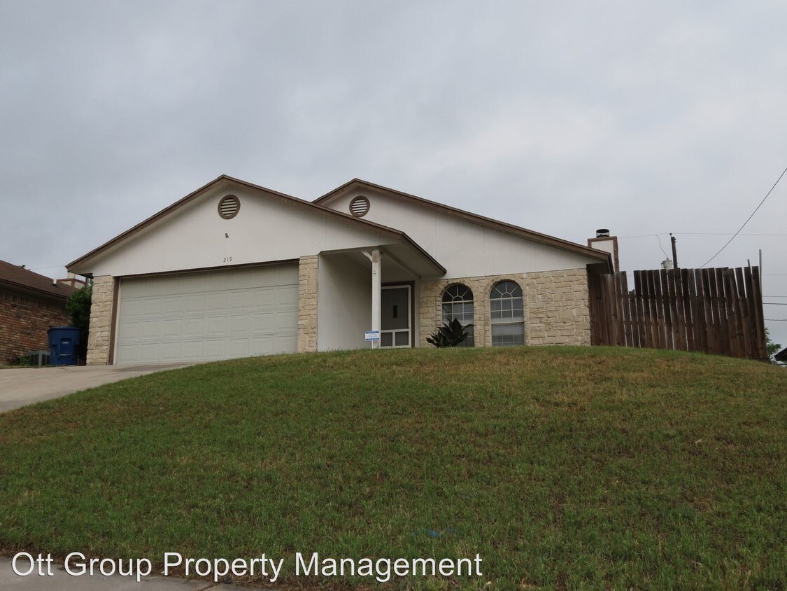 219 Spur Dr, Copperas Cove, TX 76522 - House Rental in Copperas Cove ...