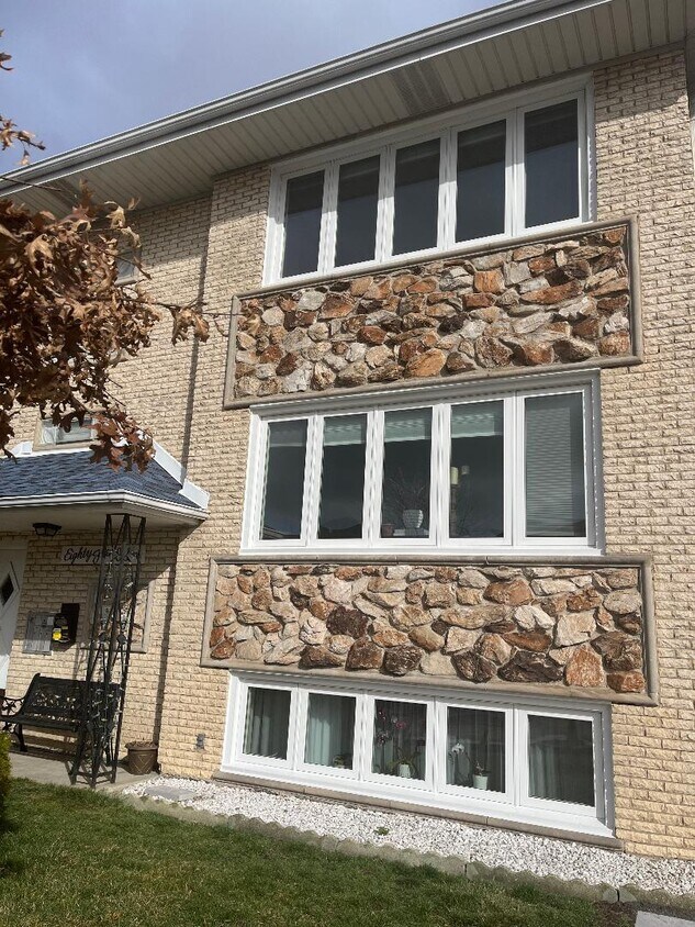 8506 W Winnemac Ave, Chicago, IL 60656 - House Rental in Chicago, IL ...