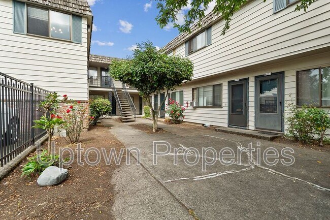8025 NE Flanders St, Portland, OR 97213 - House Rental in Portland, OR ...