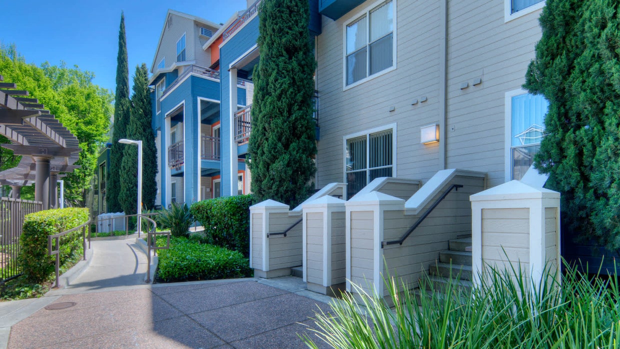 City Gate At Cupertino Apartments