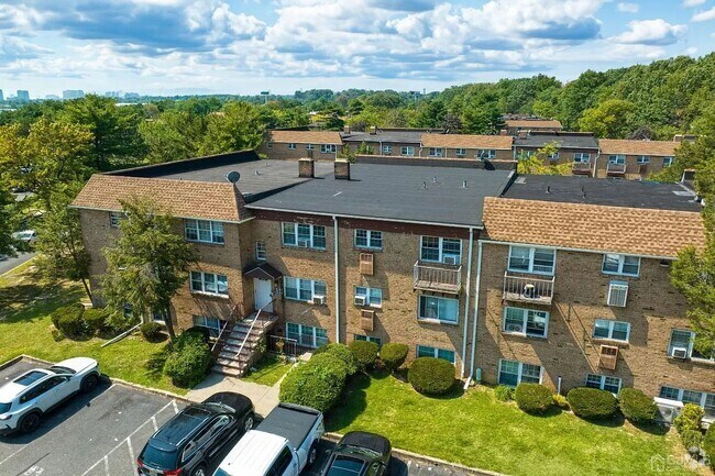 Mill Pointe Condominiums Apartments for Rent - Edison, NJ - 9 Rentals ...