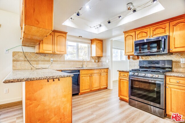 3970 Ingraham St Unit 202, Los Angeles, CA 90005 - Condo for Rent in ...