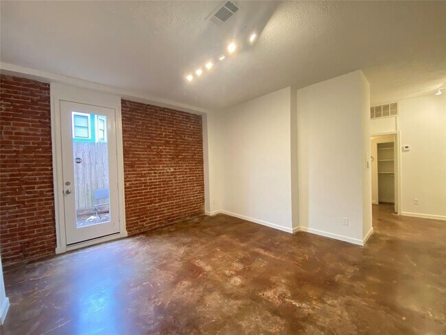 1112 Lawrence St Unit 7, Houston, TX 77008 - Room for Rent in Houston, TX | Apartments.com