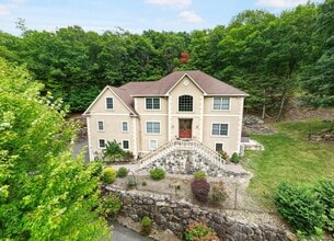 Highgate Estates Apartments for Rent with a Swimming Pool - Pomona, NY ...