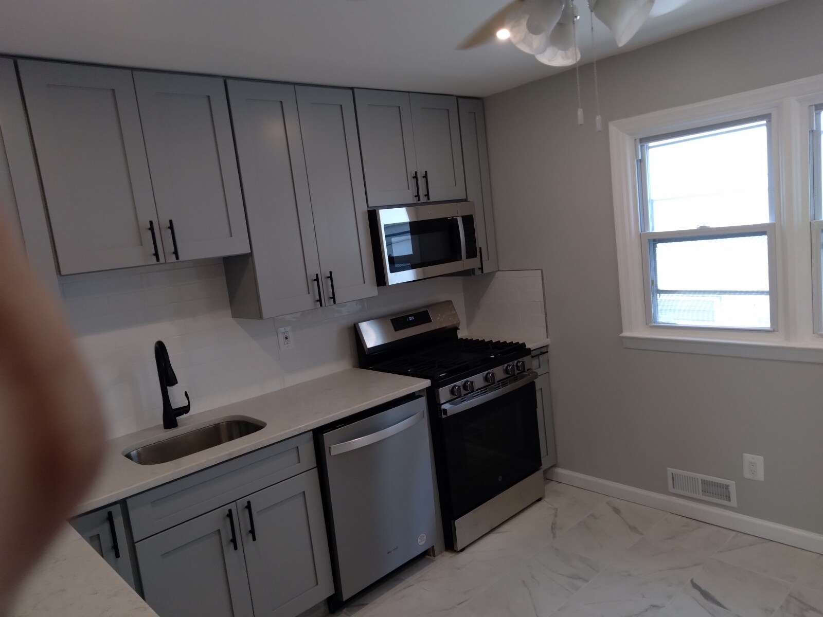12 Colonial Dr Unit 3 colonial dr apt 2, Bayonne, NJ 07002 - 12 ...