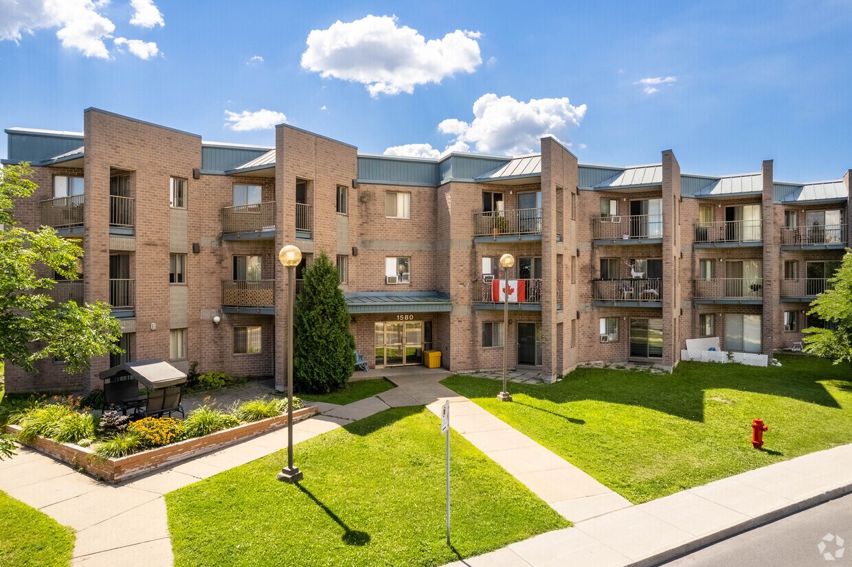 Habitations Shevchenko Apartments - 1580 Boul Shevchenko Montréal, QC ...