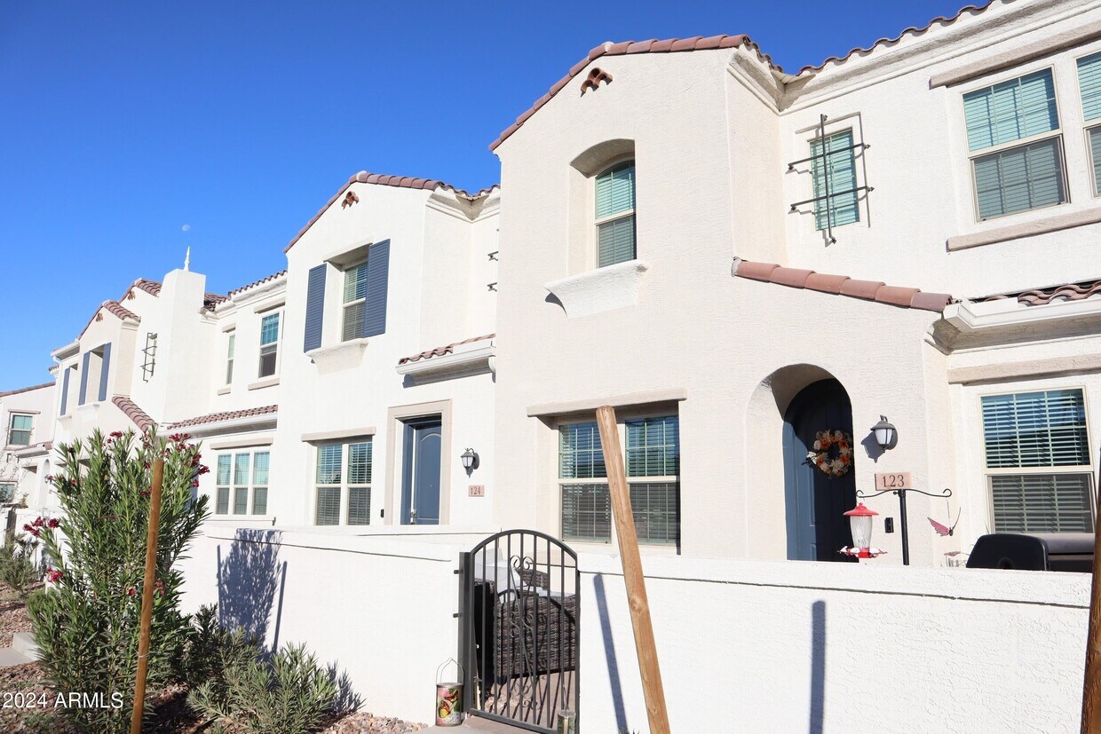 4077 S Sabrina Dr Unit 124, Chandler, AZ 85248 - Room for Rent in ...